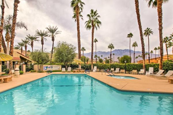 Pool & Hot Tub Access: Modern Palm Springs Condo - Palm Springs, CA