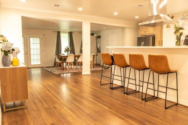 Bungalow Bella - All Suites Near Main Attractions - Houston, TX