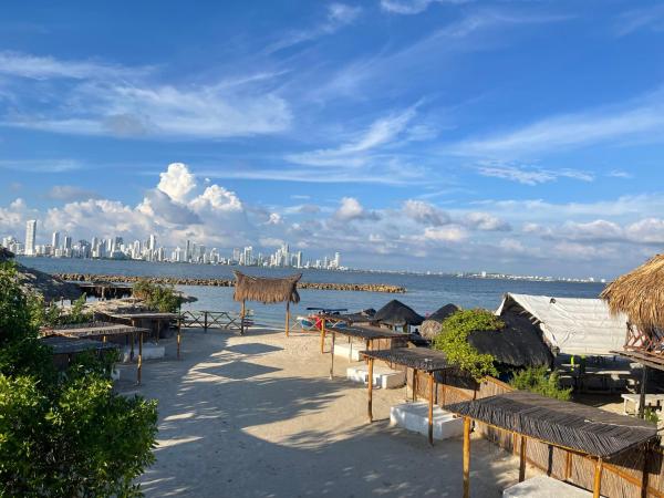 Cabaña En Isla Frente A Cartagena - Bolívar