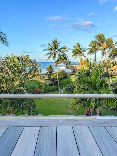Honu He'e Nalu - The Surfing Turtle - Ocean & Beachfront! Stunning Views! - Kauai, HI