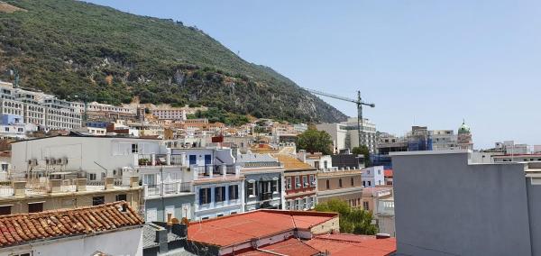 Gibraltar Town Centre Flat With Roof Terrace - Algeciras
