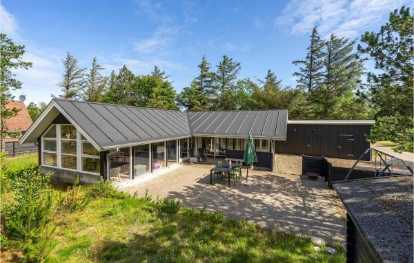 4 Bedroom Beautiful Home In Vestervig - Vestervig