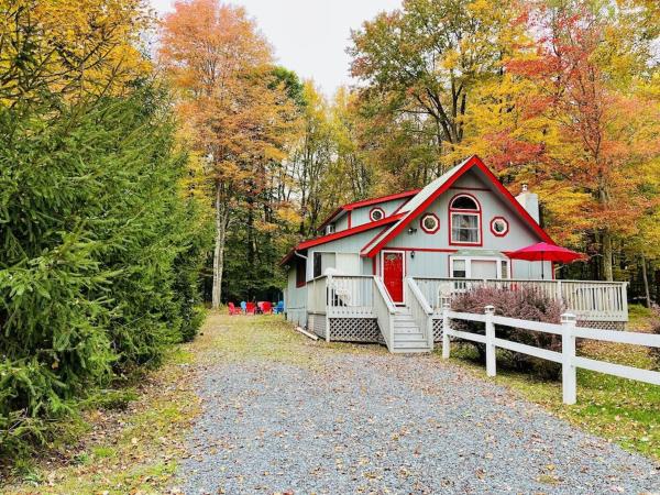 Arrowhead Lake - Ski Chalet- Gameroom, Firepit - Lake View, Walk To Beach/island - アローヘッド・レイク, PA
