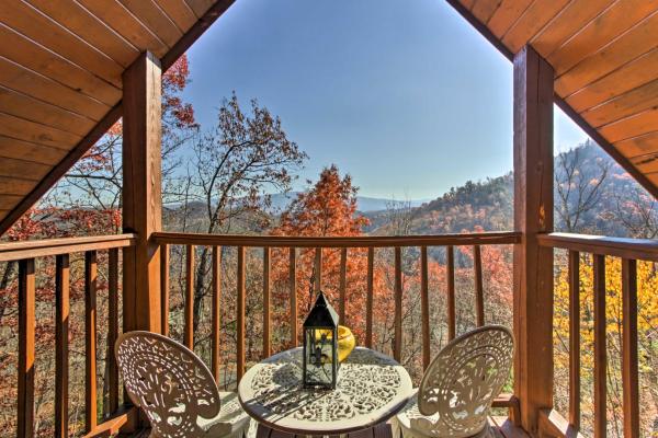 Above And Beyond Pigeon Forge Cabin With Prime Views! - Walland, TN