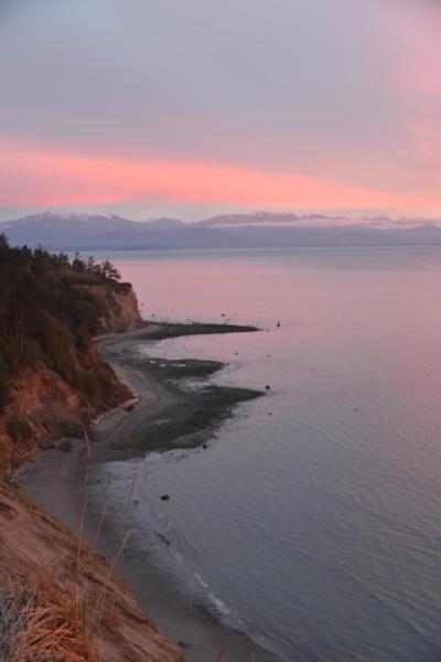 Cliffside Cottage - Oak Harbor, WA