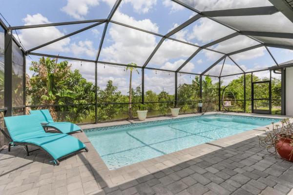 Heated Salt Water Pool, Kayaks, Pool Table - Villa Tropical Fruits - Roelens Vacations - Burnt Store Marina