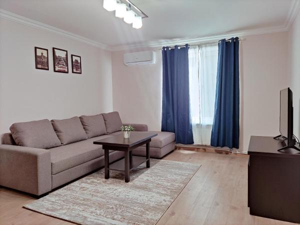 Renovated 1 Bedroom With King Size Bed In Kentron - Armenia