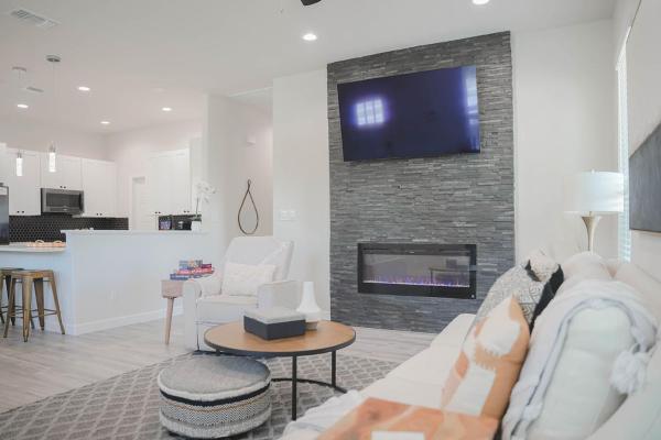 The Oasis At Hays-all New 3 Bdrm, 2 Bath Retreat - Denver Heights - San Antonio