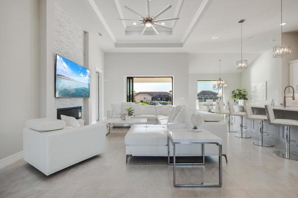 Heated Pool, Kayaks, Brand New Home, Sleeps 6 - Villa Luxuria Blanca - Blind Pass Beach, Sanibel