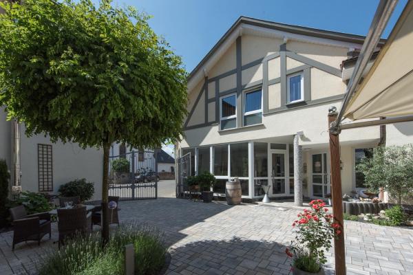 Gästehaus Schmitt - Oestrich-Winkel