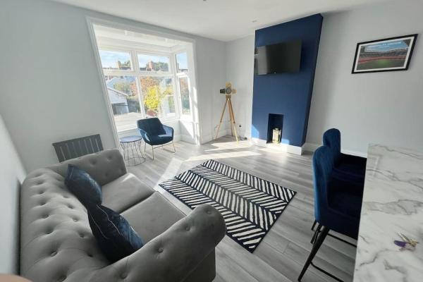 Cedars Place, By Home Host, Walking Distance To City Centre - Cardiff