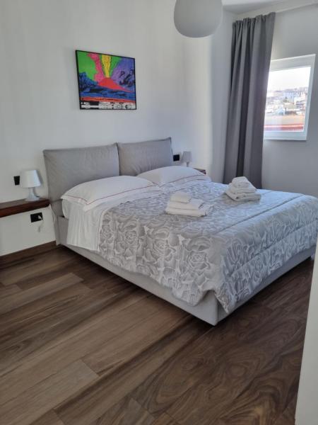 Metro Art Suite Napoli - Naples