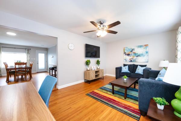 Roomy 3br 2 Bath Minutes To Uptown And Airport Ideal For Small Families - University City Boulevard – Charlotte
