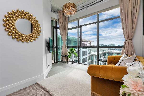 The Golden Hour Penthouse - Auckland