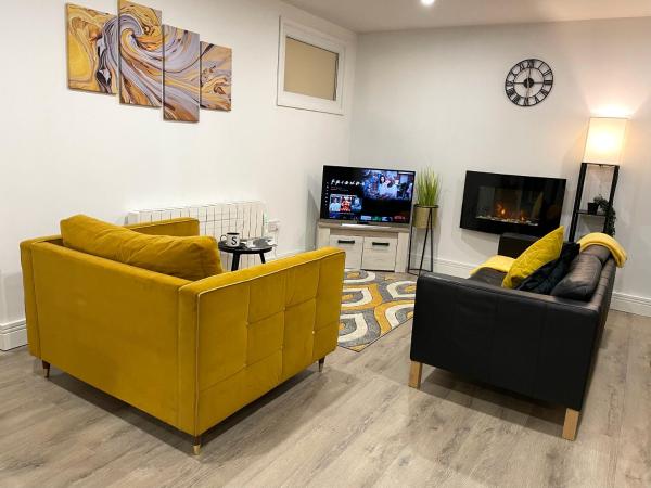Luxurious 2 Bed Apartment In Heart Of Burnley With Private Parking - Burnley