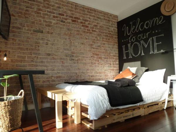 Studio A - Small Gem On The Busy Road - Perth