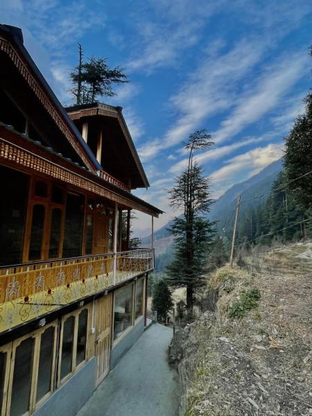 The Offbeat Chalet - Jibhi