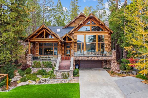 Willow Cove Log Cabin - Bass Lake, CA