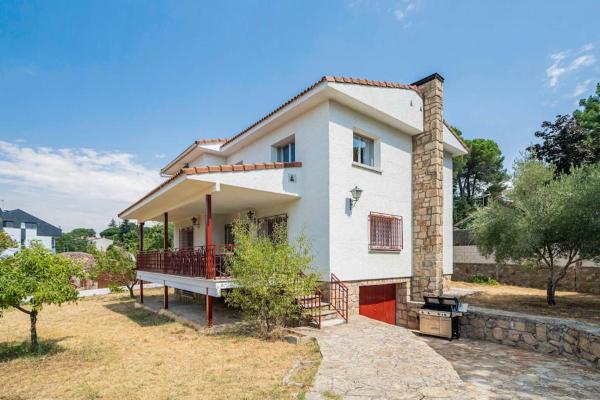 Casa Hortensia. Barbacoa En Robledo De Chavela - El Escorial