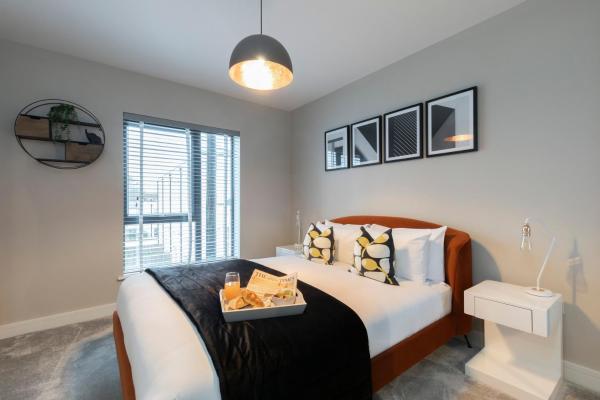 Elliot Oliver - Chic 2 Bedroom Town Centre Apartment - Gloucestershire