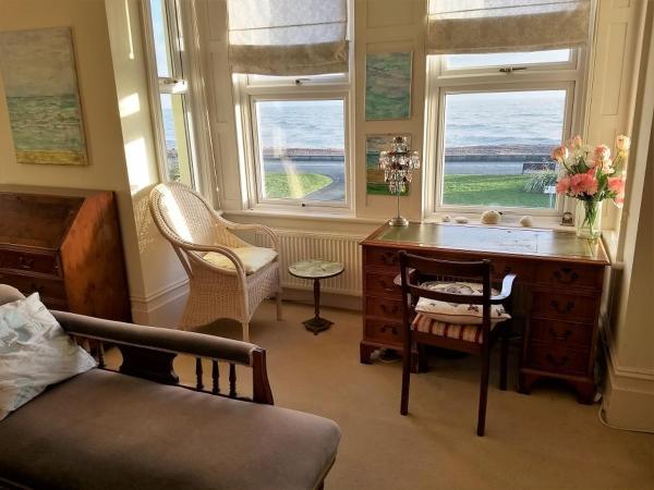 Newparade - Steyning