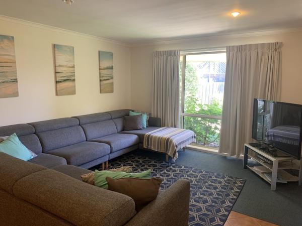 Cozy And Modern Home In The Cove - Surf Side - Wonthaggi