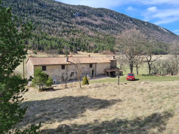 La Grande Maison Dans La Prairie - Le Mas