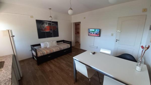 Depto Calle 18 - Soleado Y Con Balcon - La Plata