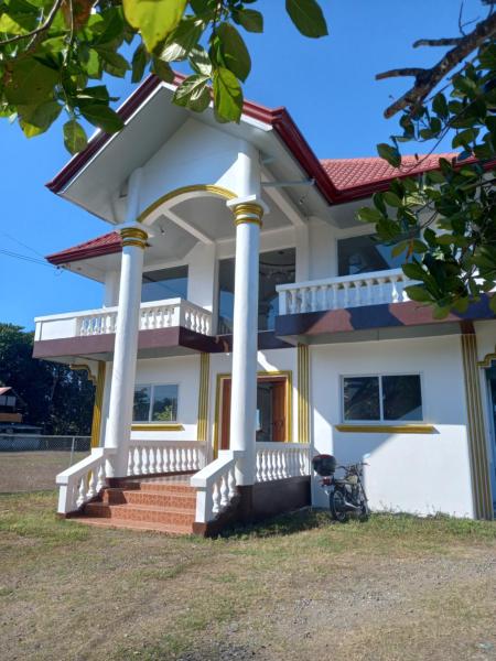 Seven Waves Beachfront Vacation Home, Bauang La Union - Bauang
