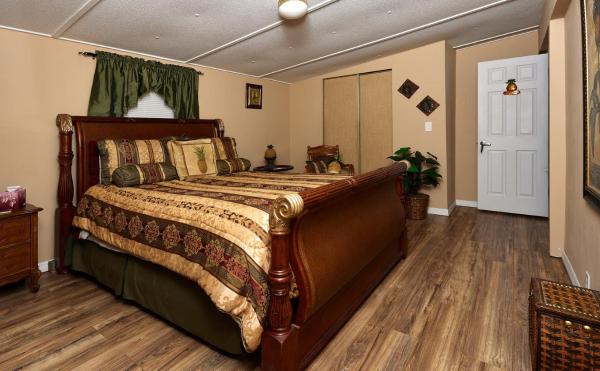 Pleasant Days Lodging Tropical Master Suite - Florida