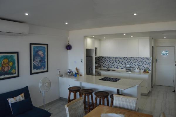 Accommodation Front - Luxurious 2 Sleeper Overlooking The Beachfront - Durban