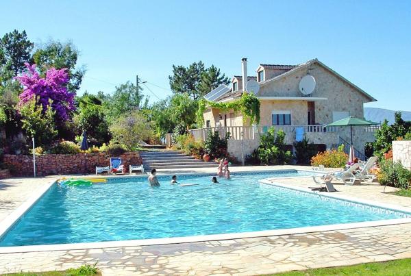 Villa De Rêve Avec Piscine Xxl Vue Panoramique - Fundão