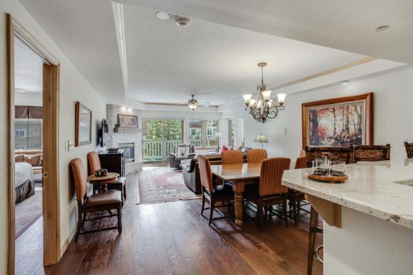 Luxurious 3 Bedroom 3 Bath Condo! Condo - Edwards, CO