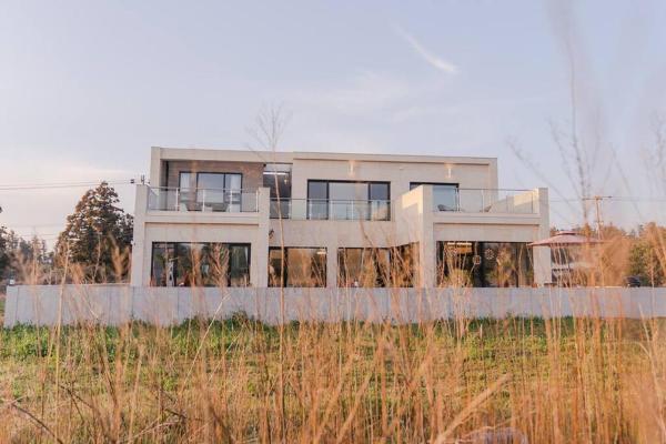 Plant101 Poolvilla - Jeju-si