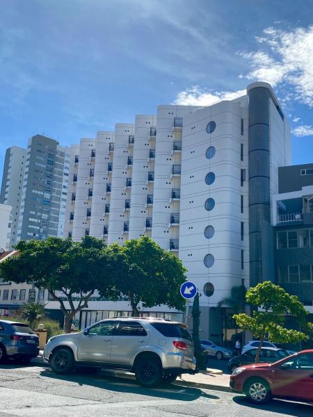 Stay Blissful At The Flamingo - Cape Town