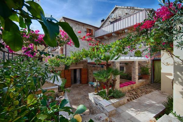 Villa Alma Komiza Island Vis - Comisa