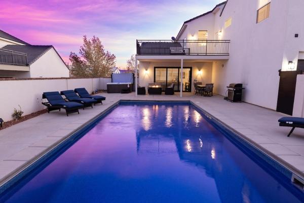 Desert Pearl At Elim Valley Resort 4299 Private Pool, Hot Tub, Spacious Living Room, And More - Hurricane, UT