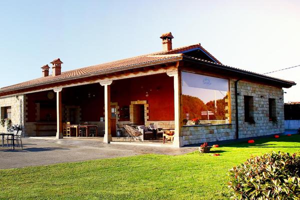 La Cala Hostel - Solares