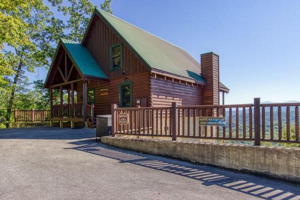 Majestic Mountain View - Great Location! - Convenient To Everything! Cabin - Pigeon Forge, TN