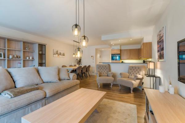 Lichtrijk Appartement In Hartje Knokke Vlak Bij Shoppingstraat & Strand - Knokke-Heist