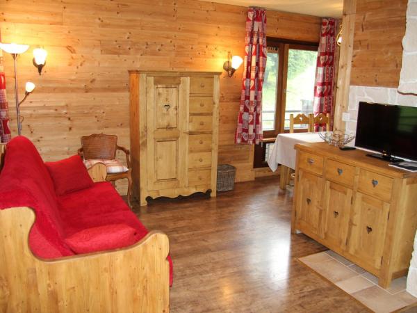 Appartement Rénové 3 Pièces Au Centre De La Clusaz Avec Balcon Et Garage - Fr-1-459-40 - La Clusaz