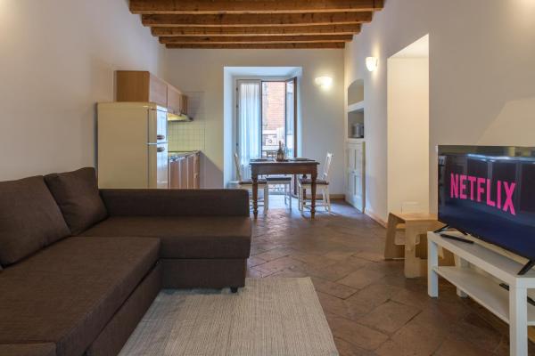 [Milano-darsena] Navigli- C'era Una Volta Una Casa - Milan