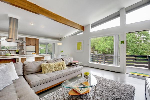 Quiet Mid Century Modern Retreat With Patio And Yard By Lodgewell - Sunset Valley, TX