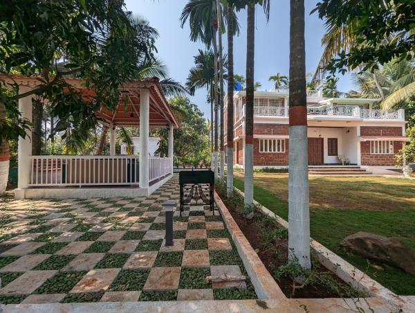 Sundeck Villa - Alibag