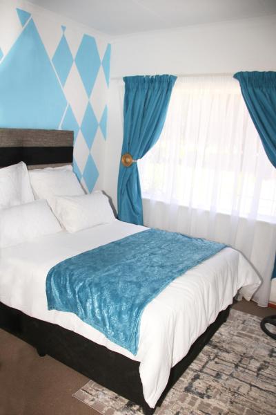 Peaceful 4 Bedroom Flat In Germiston With Wi-fi - Alberton