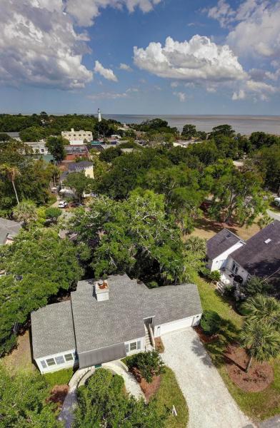 Coastal Cottage - 111 Mews Circle - St. Simons Island, GA