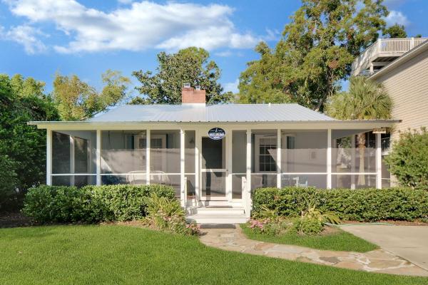 Happy Cottage - 504 Sea Breeze Dr - St. Simons Island, GA