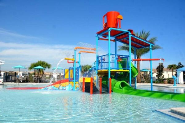 Tourist Trap, Enjoy An Awesome Stay, W A Private Seasonal Heated Pool & Whirlpool, Lavish Resort Amenities, And Prime Proximity To Disney & Universal Adventures - Floride