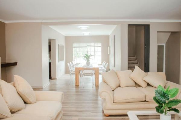 Private Luxurious 3 Bedroom Complete House - Bloemfontein