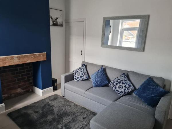 Primrose Stays - 3 Bedroom House - Staffordshire
